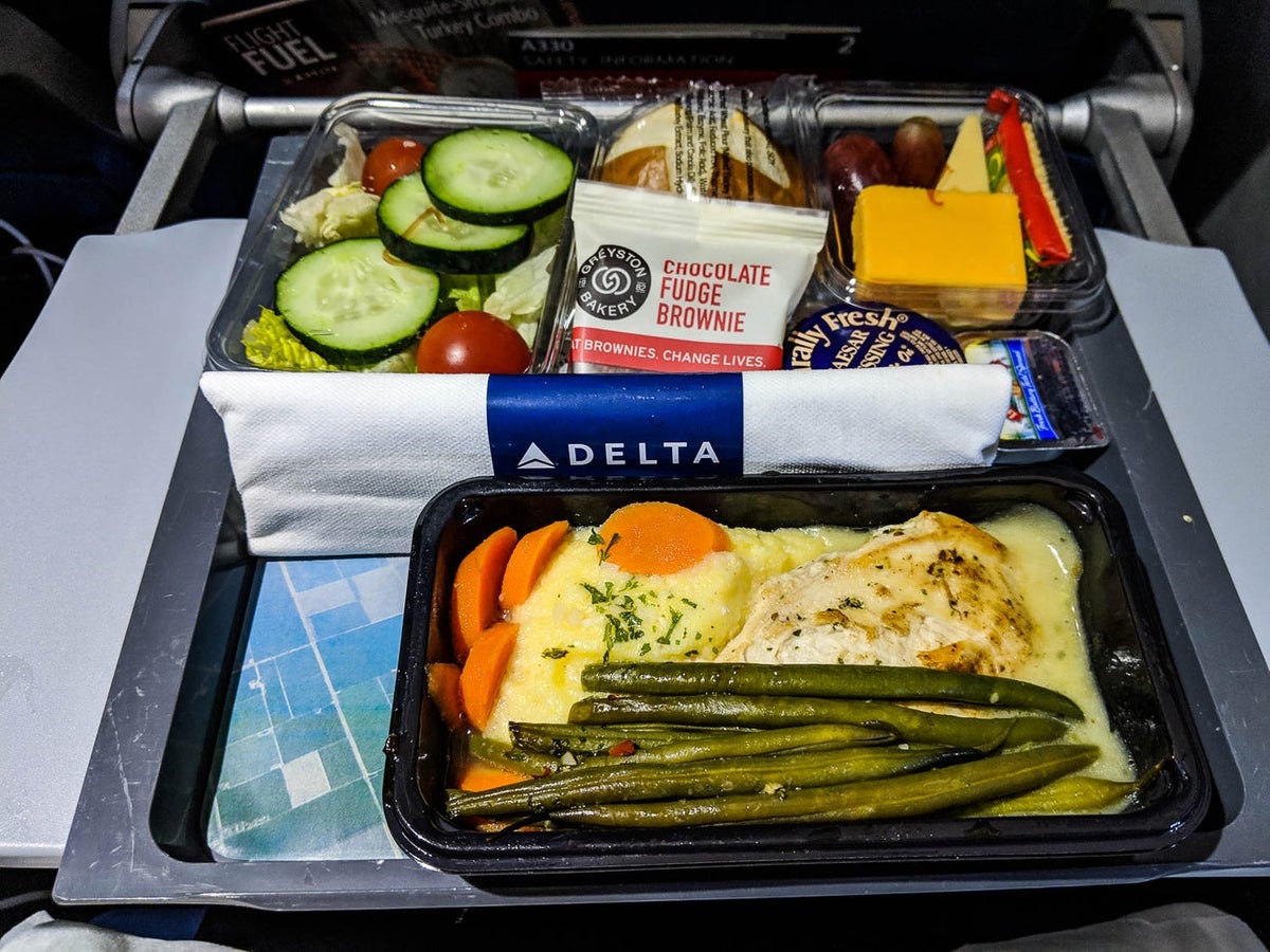 TPG round-up: Top 5 economy meals in the sky - The Points Guy