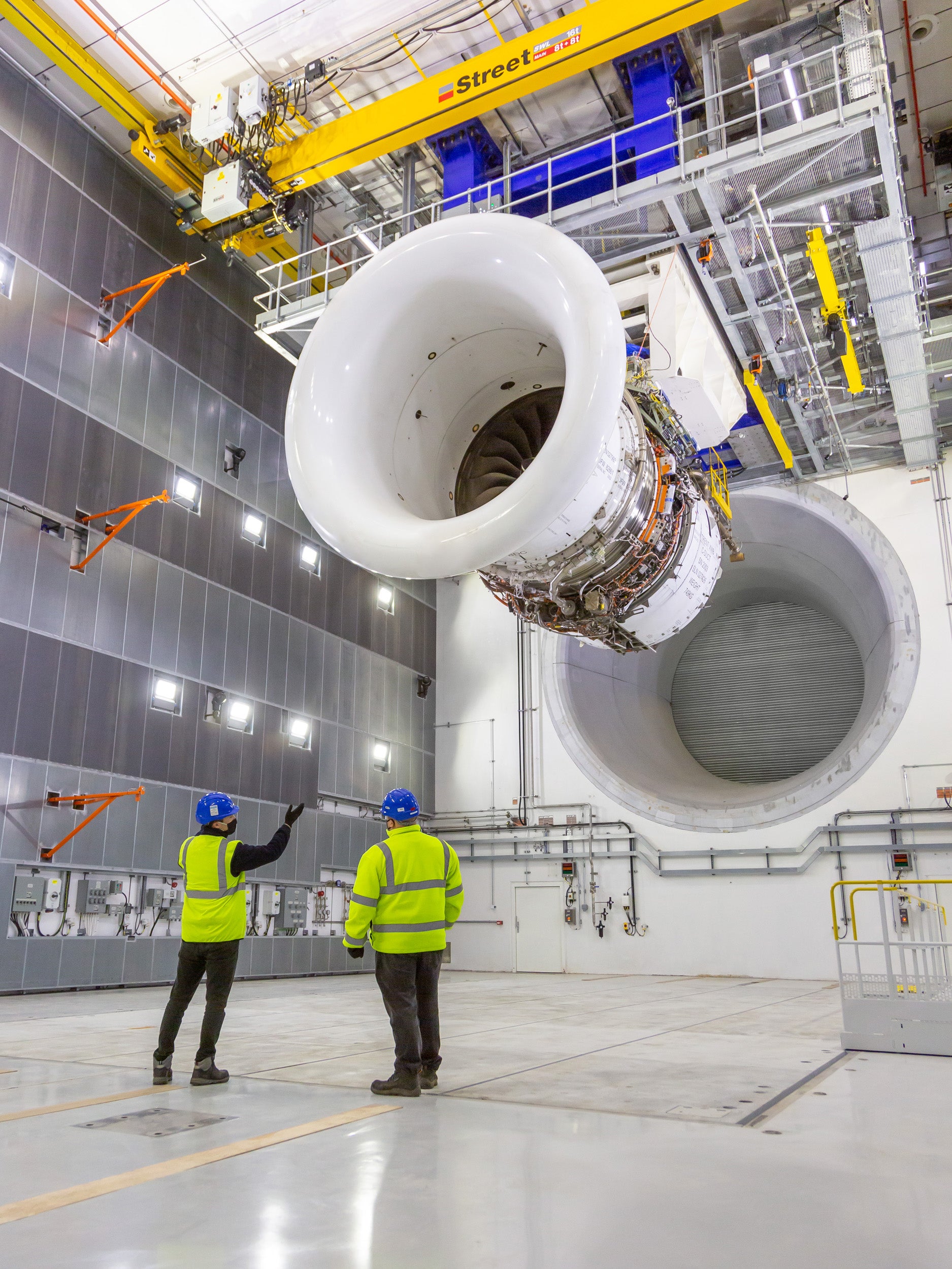Rolls-Royce unveils the largest aircraft engine testing facility in the ...