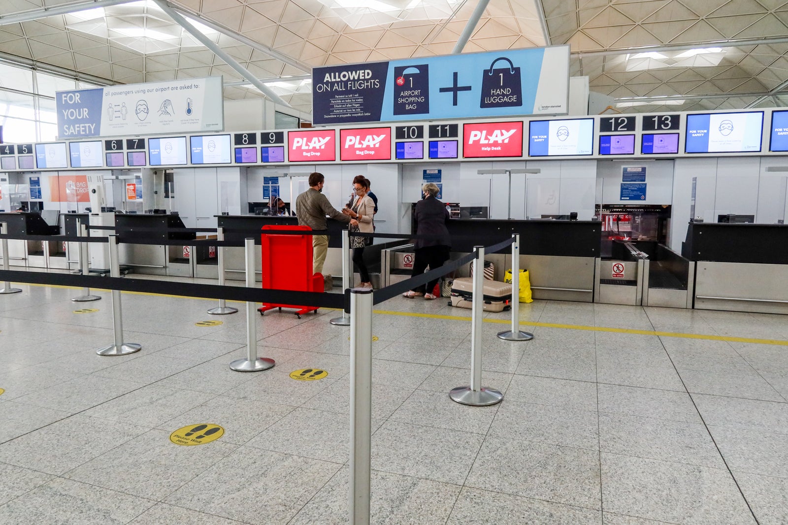 Play vs Icelandair: Comparing Iceland's newest and oldest airlines ...