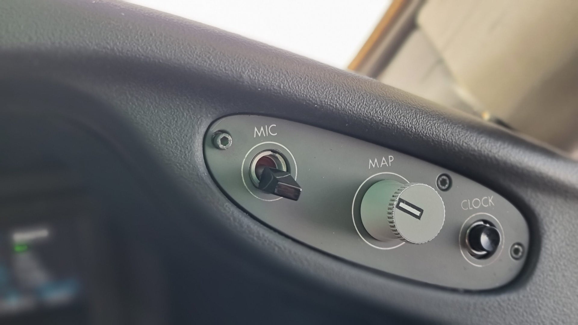 The 10 most important buttons in the cockpit - The Points Guy