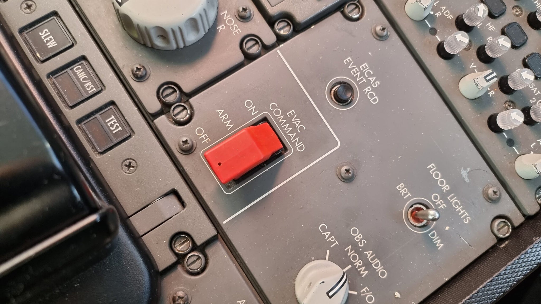 The 10 most important buttons in the cockpit - The Points Guy