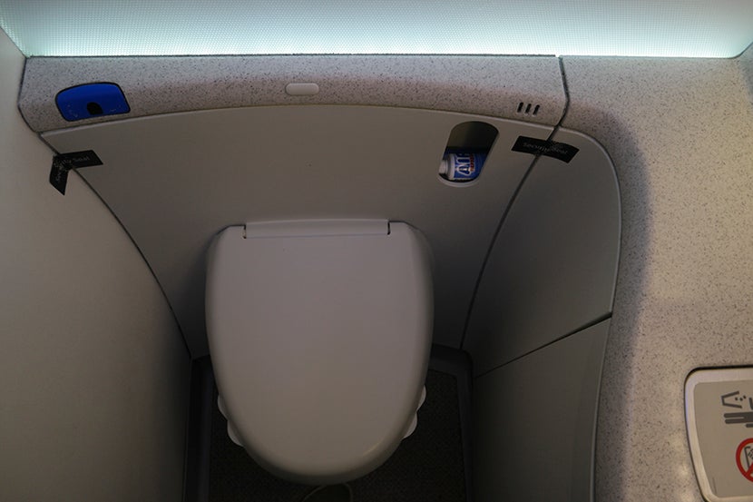 Review: Norwegian Air 787 Economy Class — New York to London - The ...