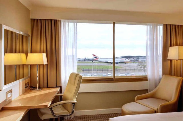 7 Best Places Around the World for Plane Spotting - The Points Guy