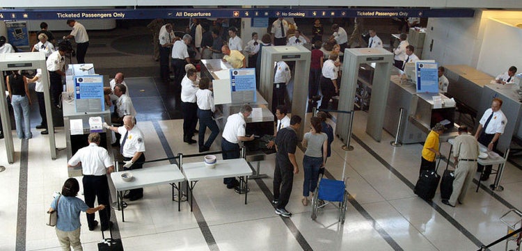 Video Shows Machete-Wielding Man Storm a TSA Checkpoint - The Points Guy