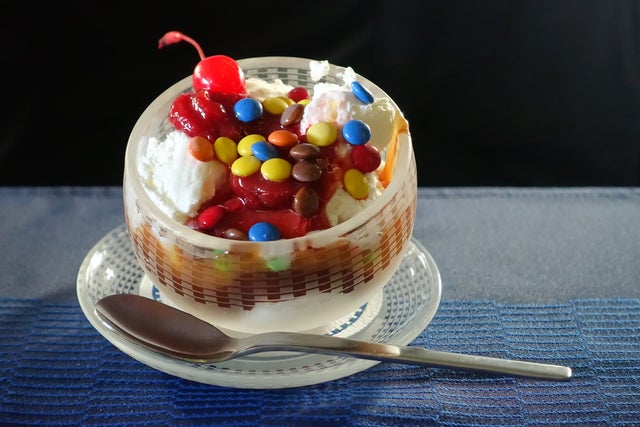 Ice cream sundaes are coming back, but United's catering still ...