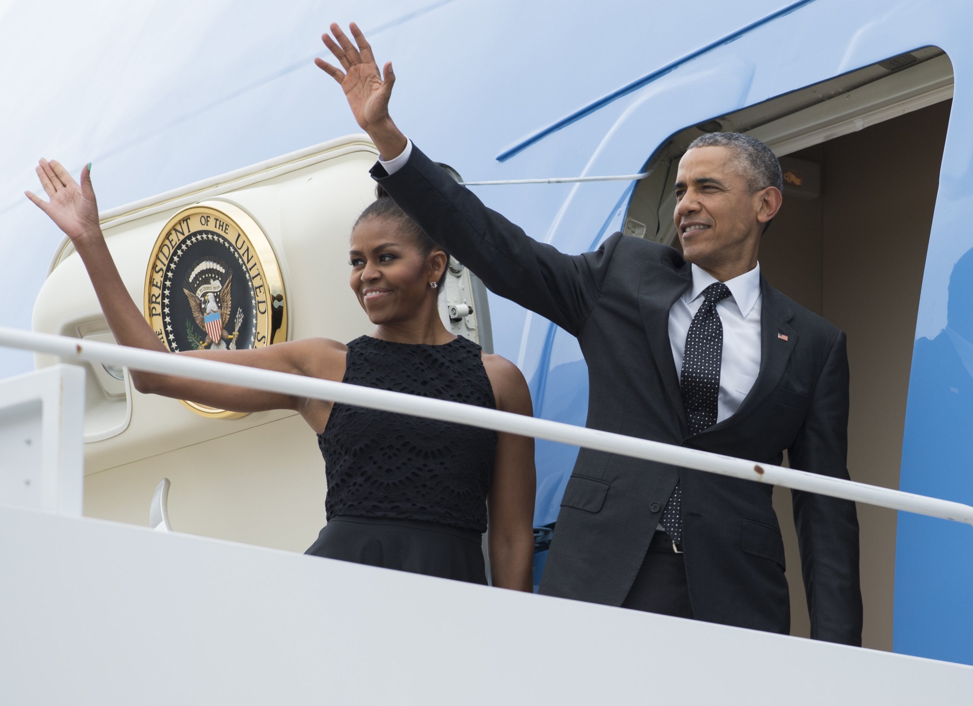 Obamas Continue Vacation on Richard Branson's Private Island - The ...