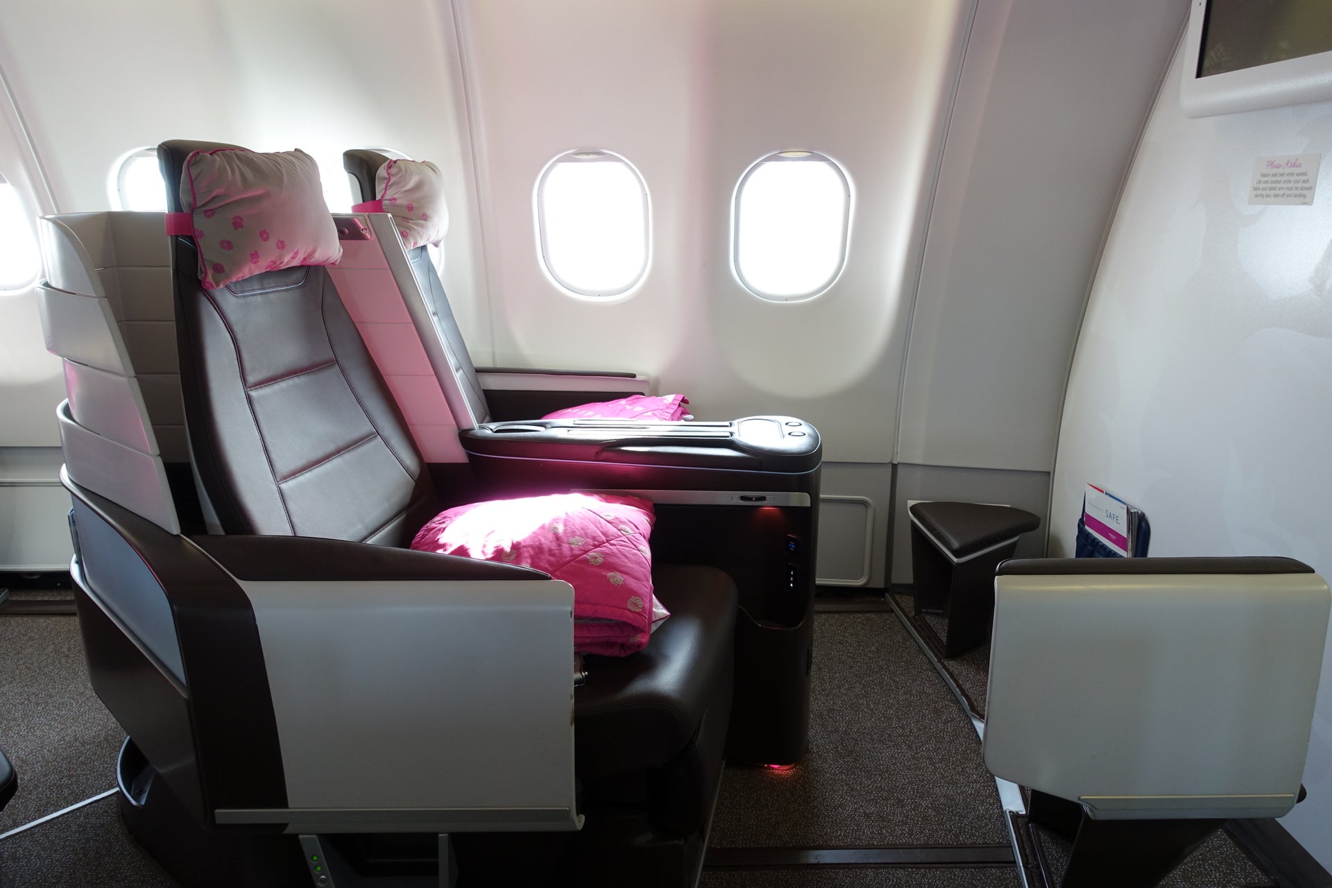 Review: Hawaiian Airlines (A330) First Class From JFK to HNL - The ...