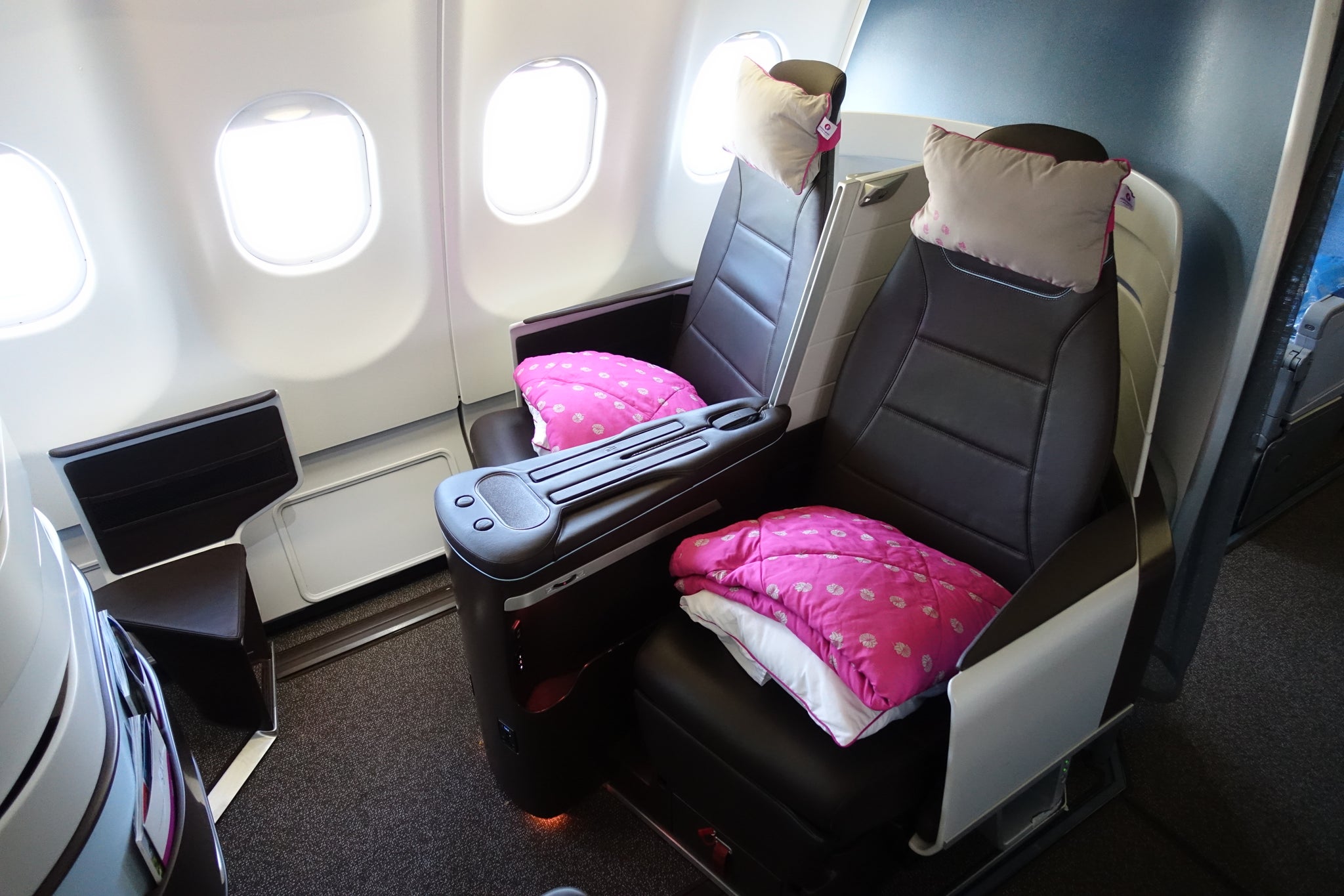 Review: Hawaiian Airlines (A330) First Class From JFK to HNL - The ...