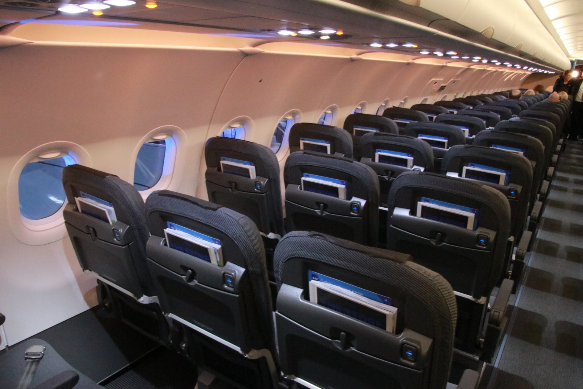 A Look Inside Scandinavian Airlines' Airbus A320neo - The Points Guy