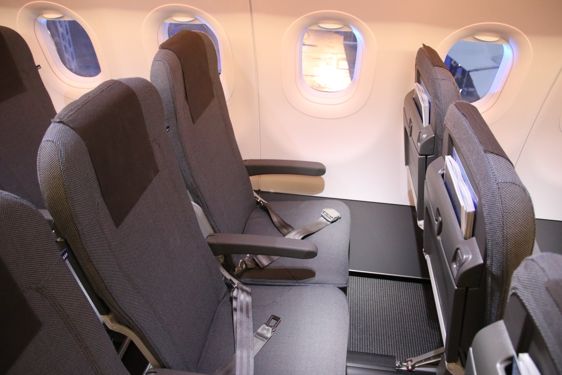 A Look Inside Scandinavian Airlines' Airbus A320neo - The Points Guy