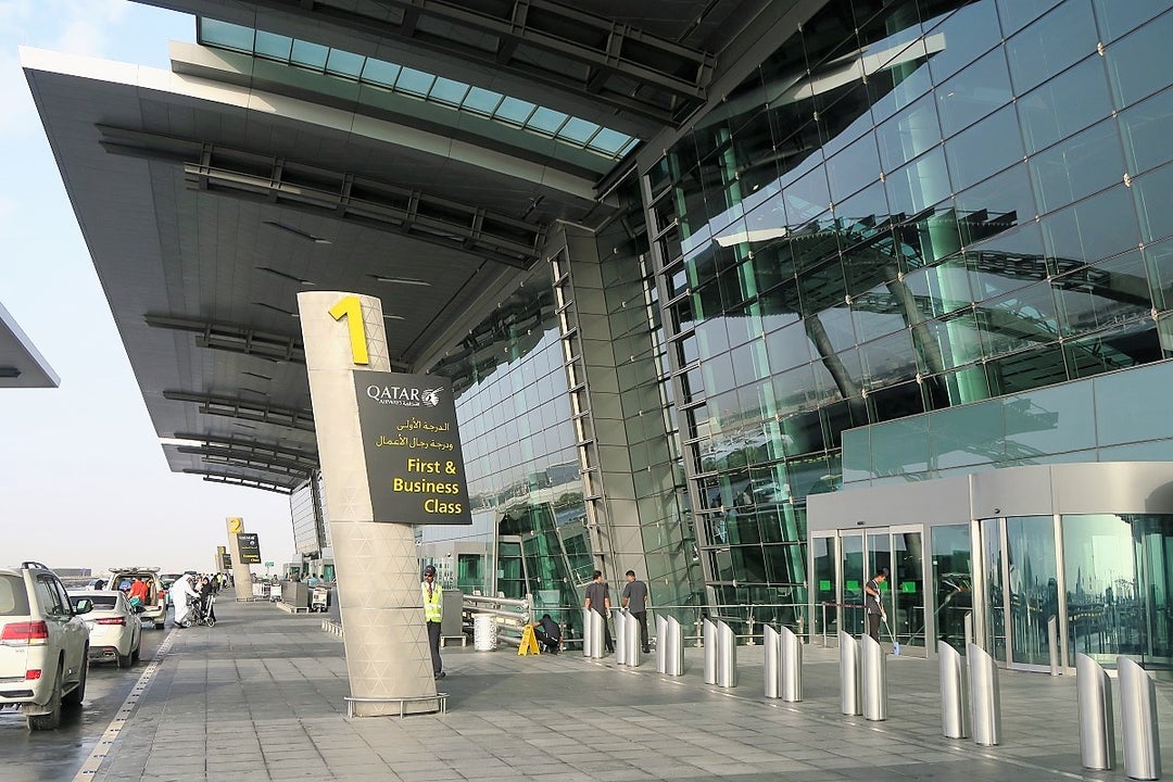 Qatar First Class Check-In and Al Safwa Lounge in Doha (DOH) - The ...