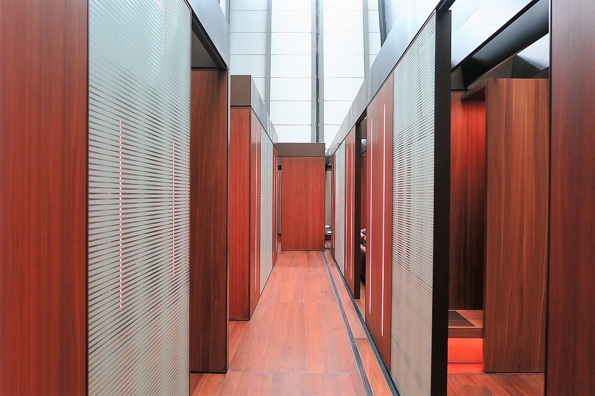 Qatar First Class Check-In and Al Safwa Lounge in Doha (DOH) - The ...