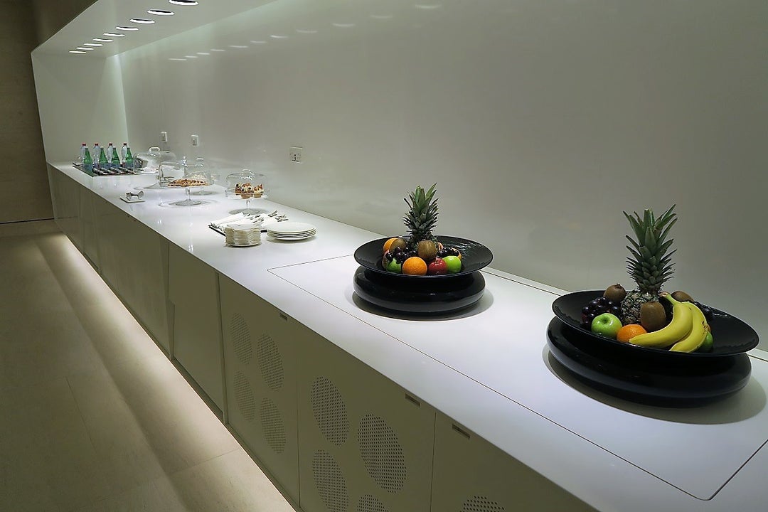 Qatar First Class Check-In and Al Safwa Lounge in Doha (DOH) - The ...