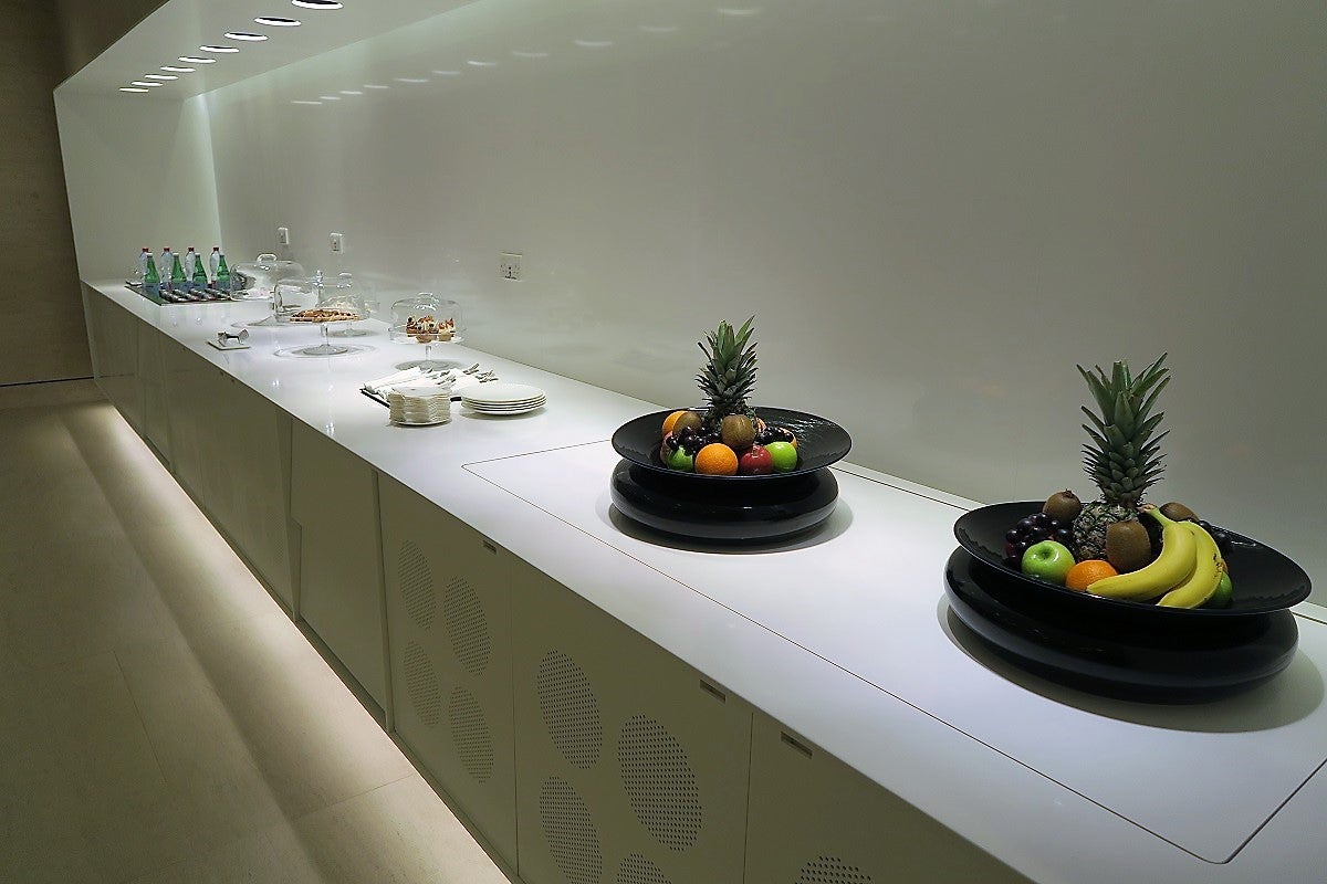 Qatar First Class Check-In and Al Safwa Lounge in Doha (DOH) - The ...