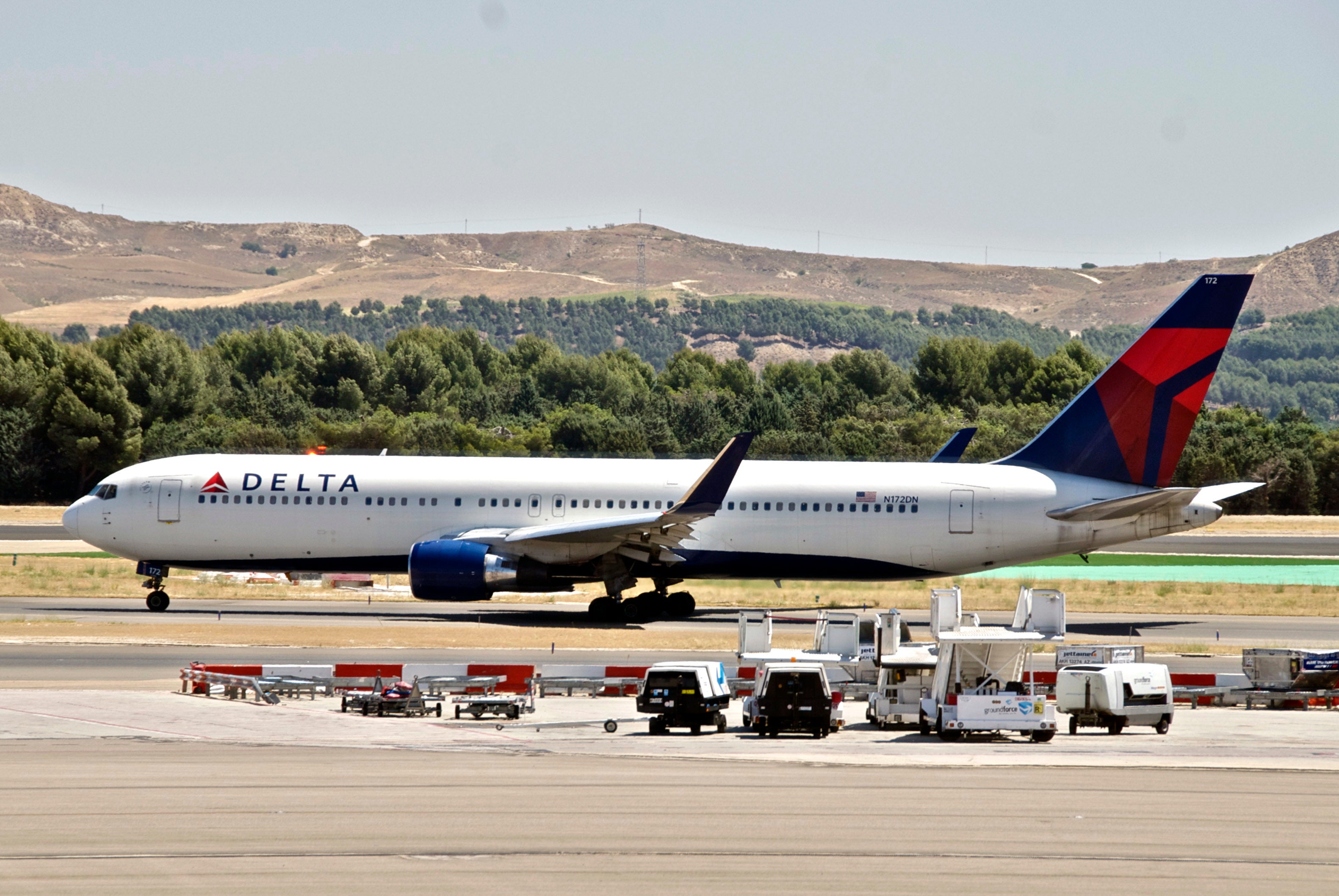 Why Are Delta and United Investing in Their Aging 767s? - The Points Guy