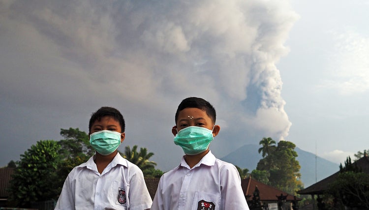 Images from the Eruption of Mount Agung, Bali - The Points Guy
