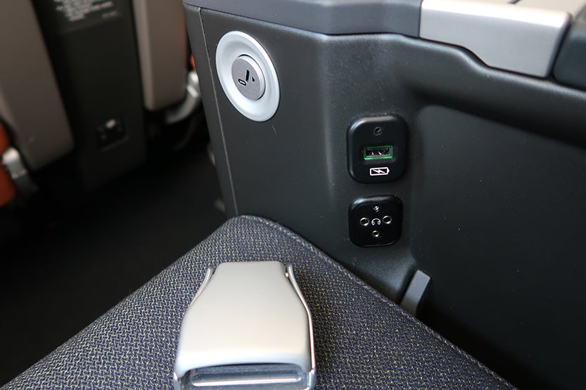 Review: Qantas (787-9) Premium Economy Seat, SYD to MEL - The Points Guy