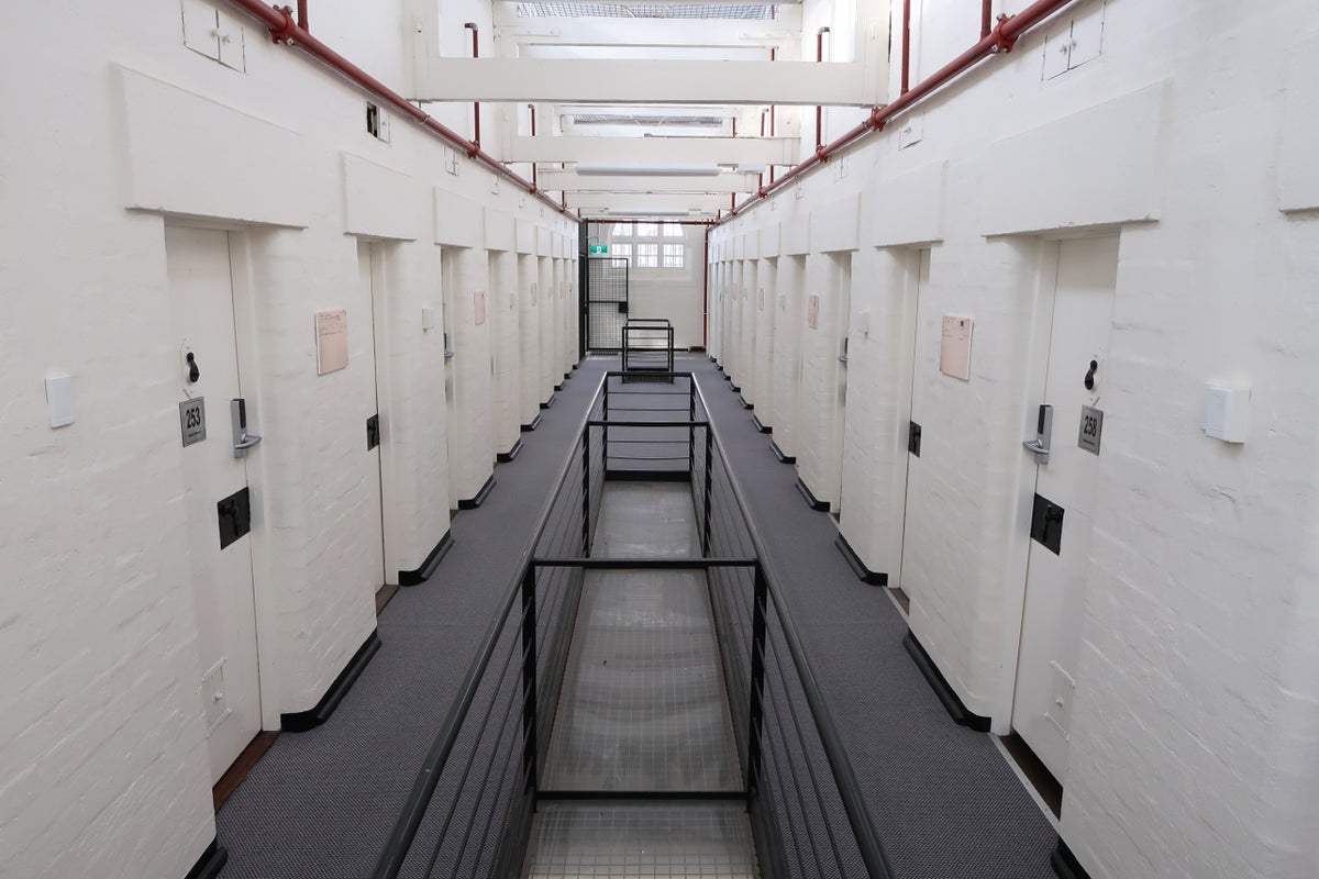 Review: Twin Cell at Fremantle Prison YHA, Lodging in a Historic Prison ...