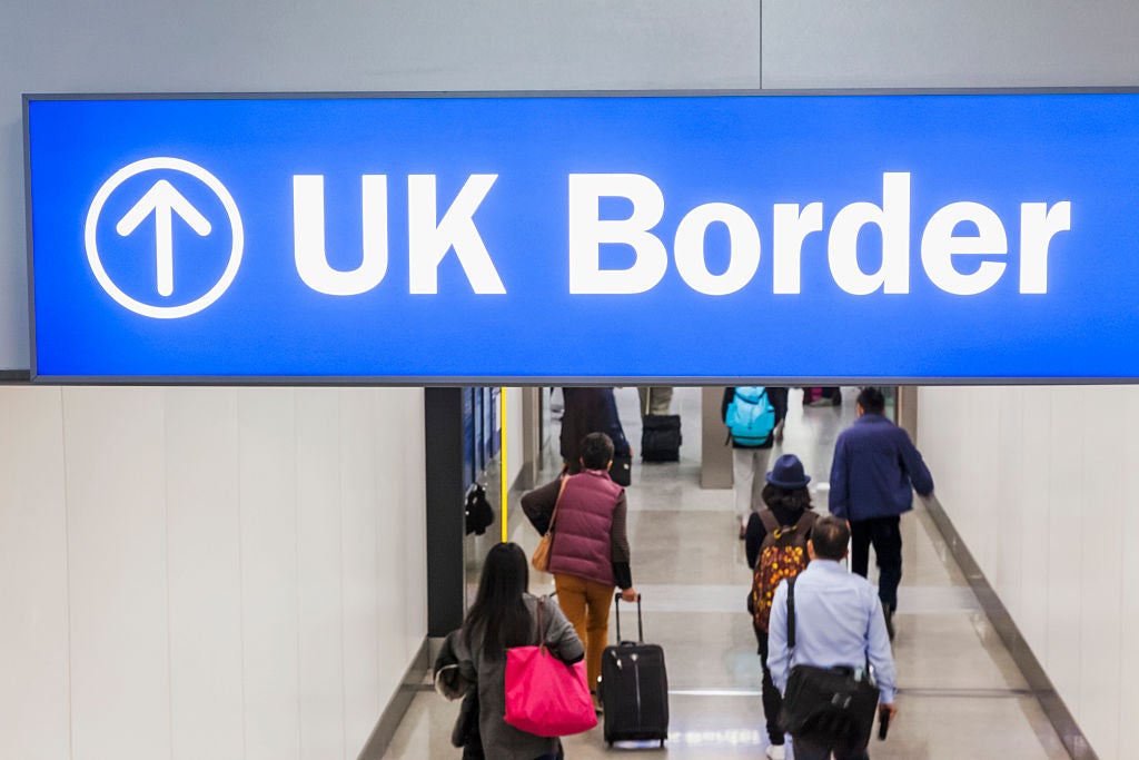 More Than 11,000 Travelers Miss Border Checks at UK Airports