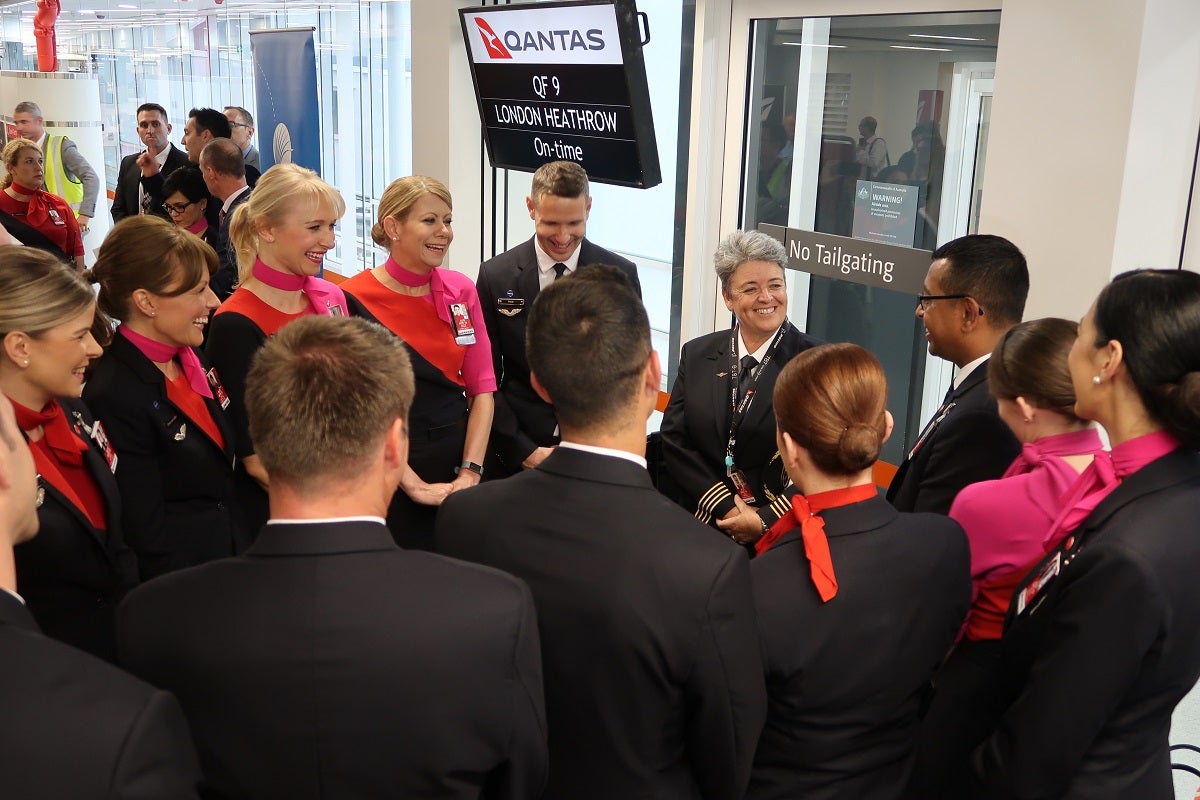 12 Fascinating Facts About Qantas Inaugural Perth-London Flight - The ...