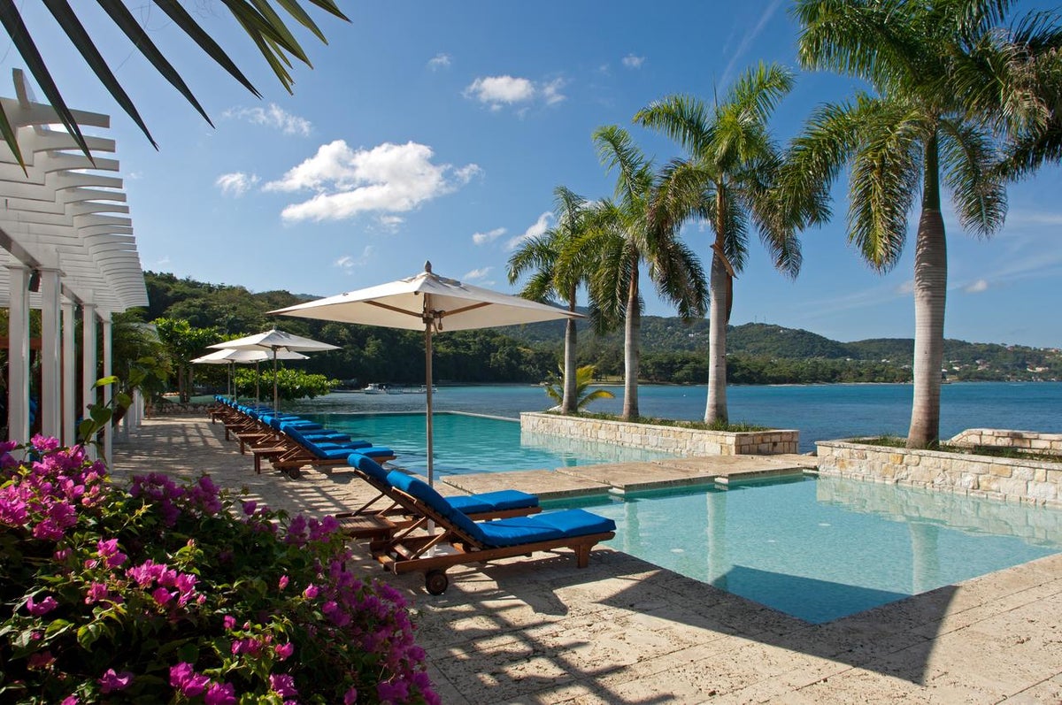 12 of the Most Beautiful Infinity Pools From Around the World - The ...