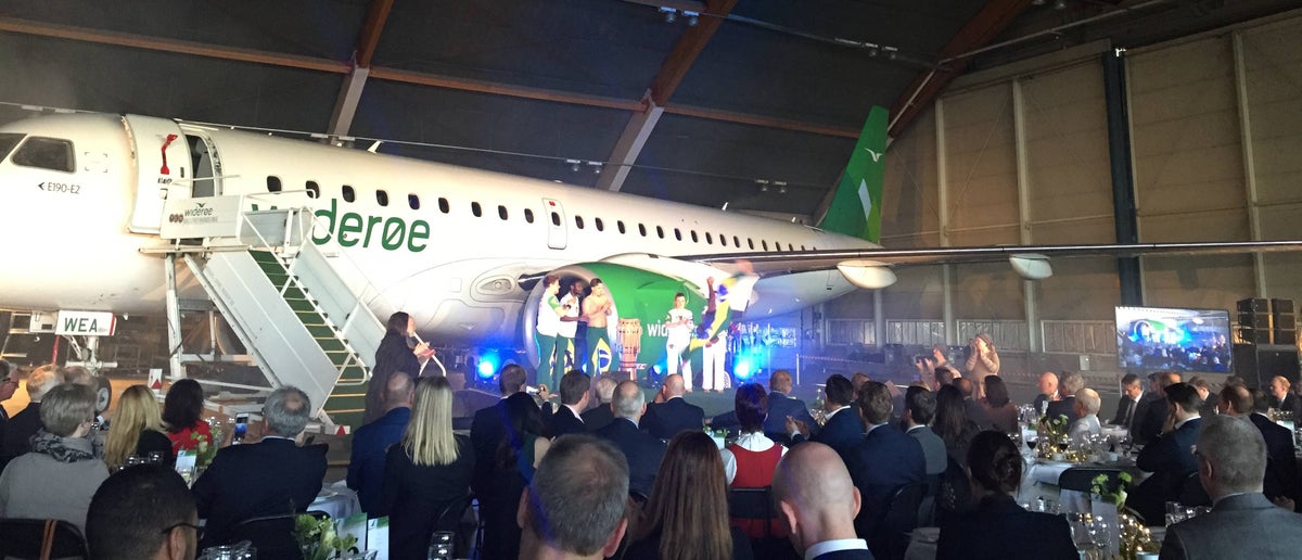 On the Delivery Flight of the World's First Embraer E190-E2 - The ...