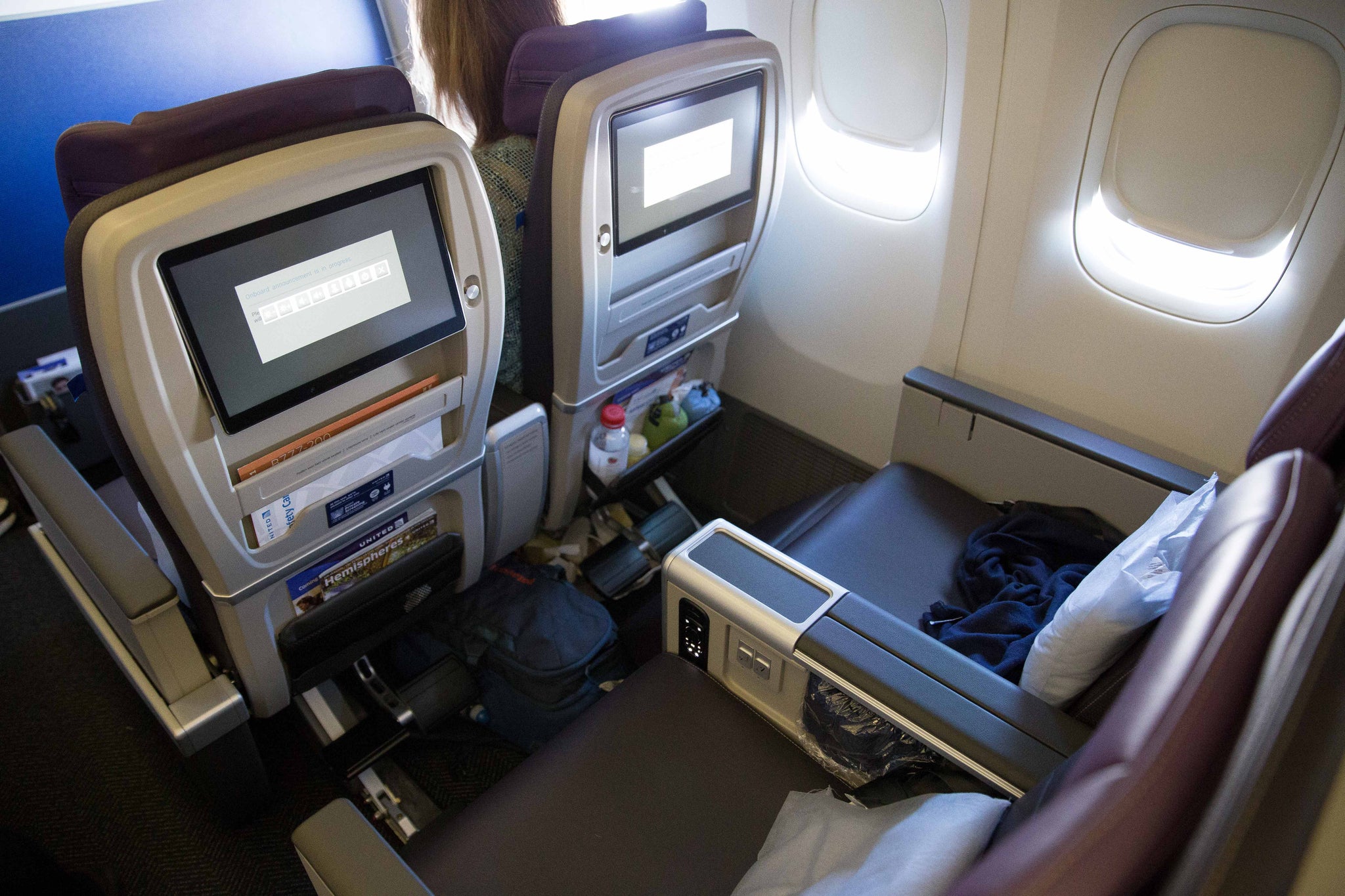 Review: United's New Premium Plus Seat on the 777-200 - The Points Guy