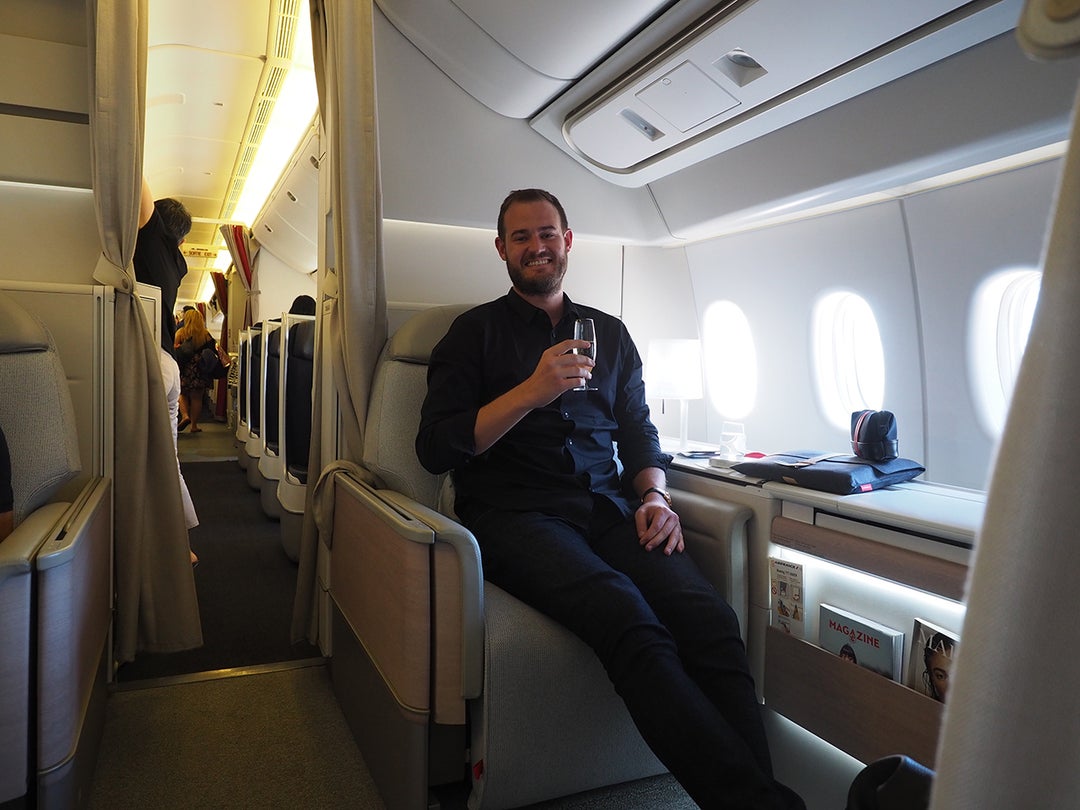 The ultimate guide to Air France's "La Première" 777-300ER first class ...