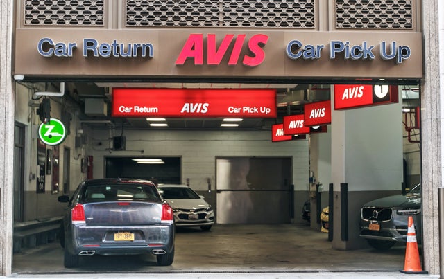 United inks new partnership with Avis, offers free status matches - The ...