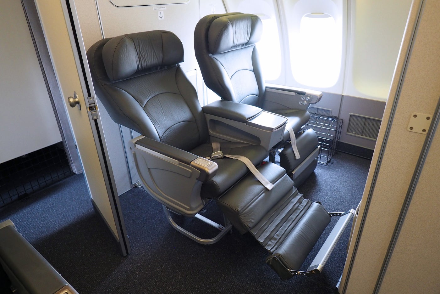 Life on the Upper Deck of Qatar's Boeing 747-8 Freighter