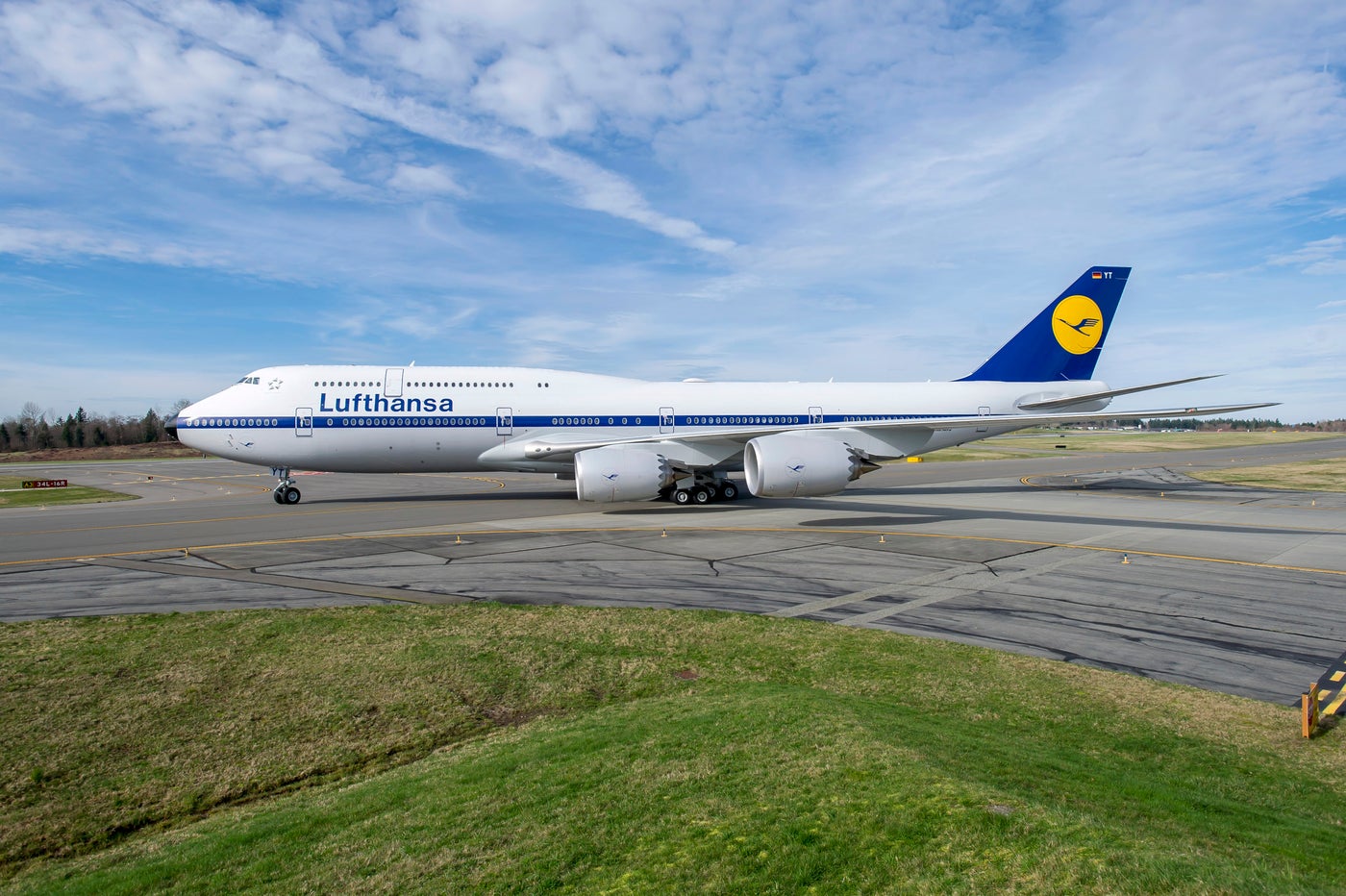 How Did The 747 Get Its Iconic Hump? You Can Thank Pan Am For That