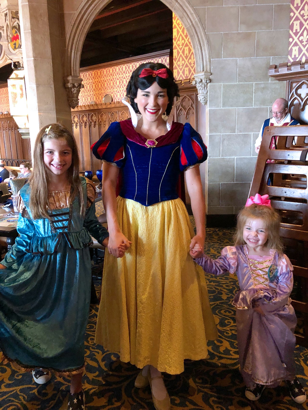 Character hugs return to Disney parks. Here's what you need to know ...