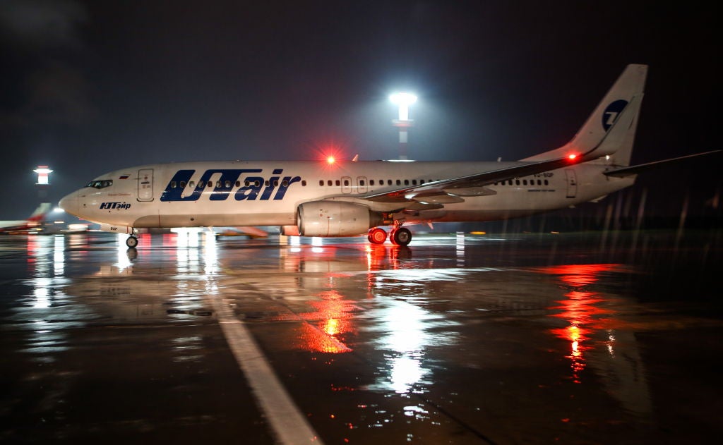 Breaking: Utair 737 Crashes; Left Engine Catches on Fire - The Points Guy