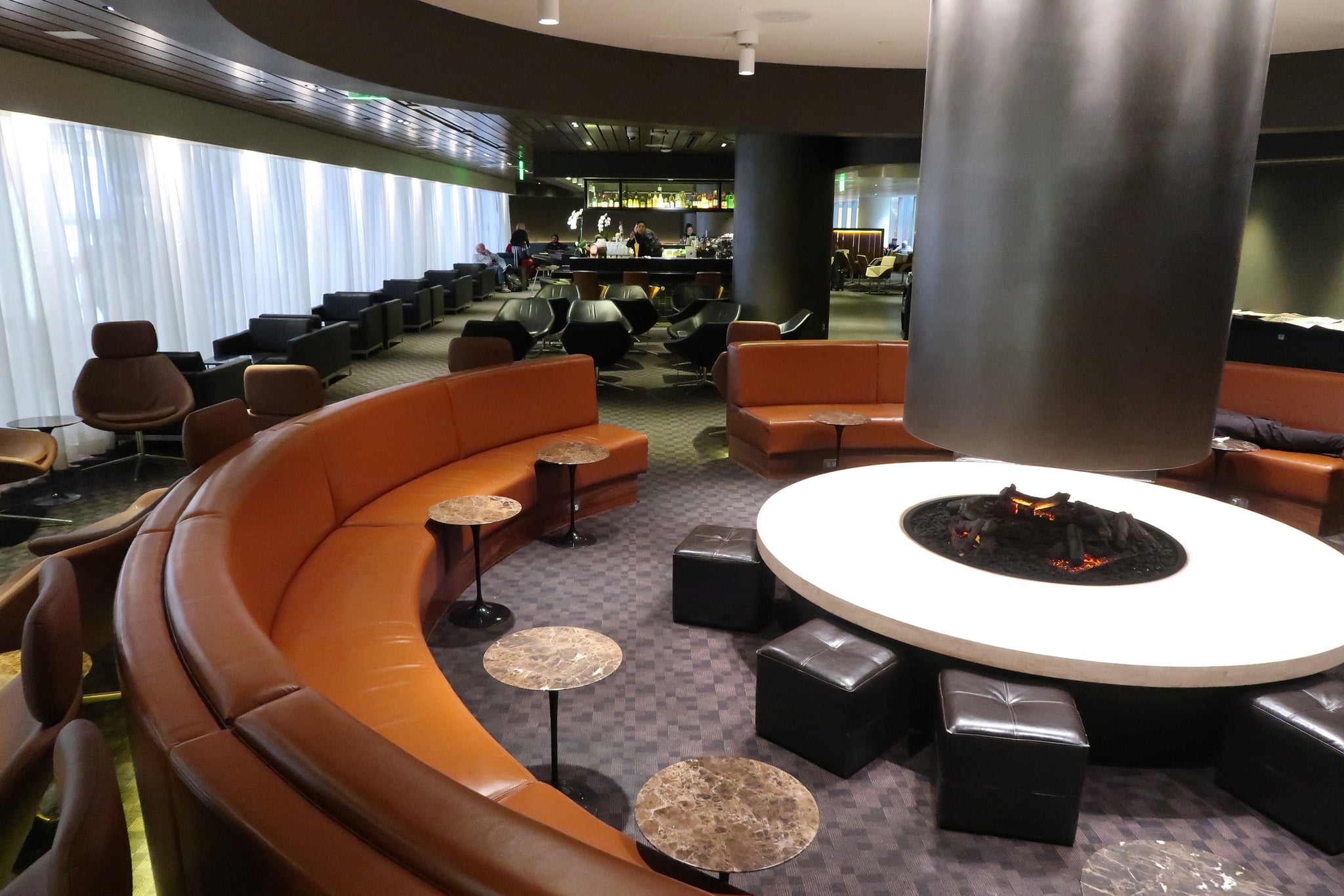 Lounge Review: Oneworld Los Angeles Lounge at LAX - The Points Guy