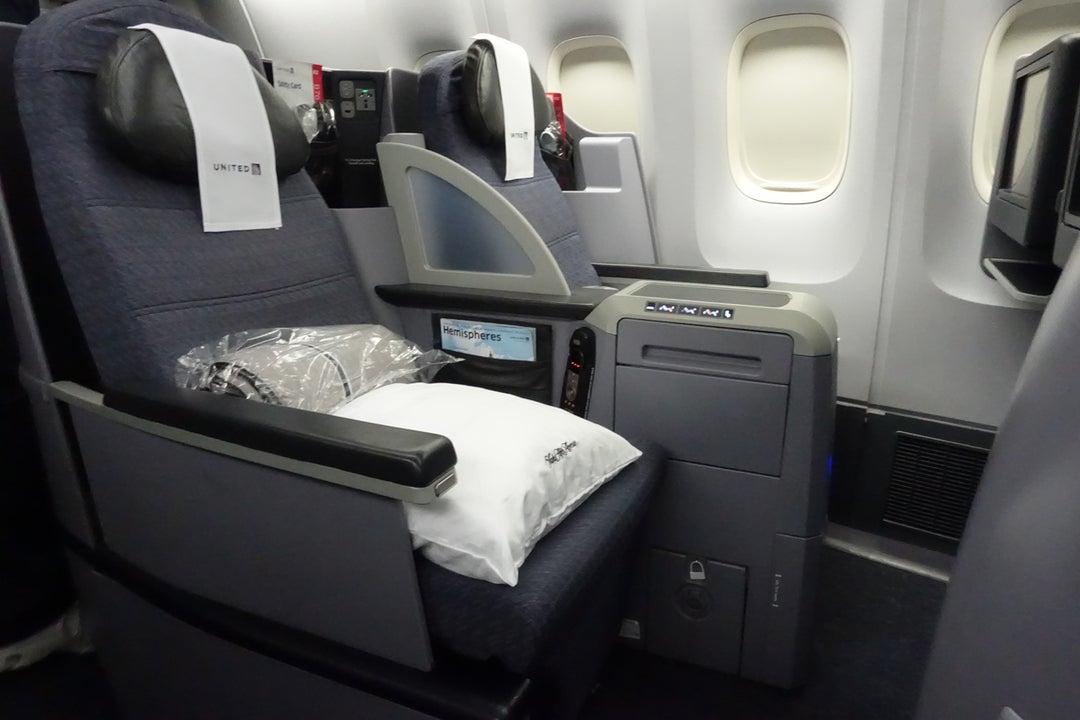 Review: United (767-400) in First From Newark to Honolulu - The Points Guy