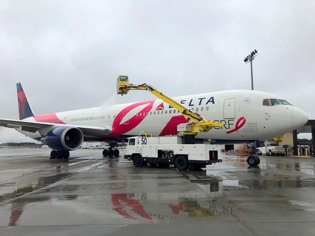 This Is Delta's Crazy Plan to Cancel Fewer Flights This Winter - The ...