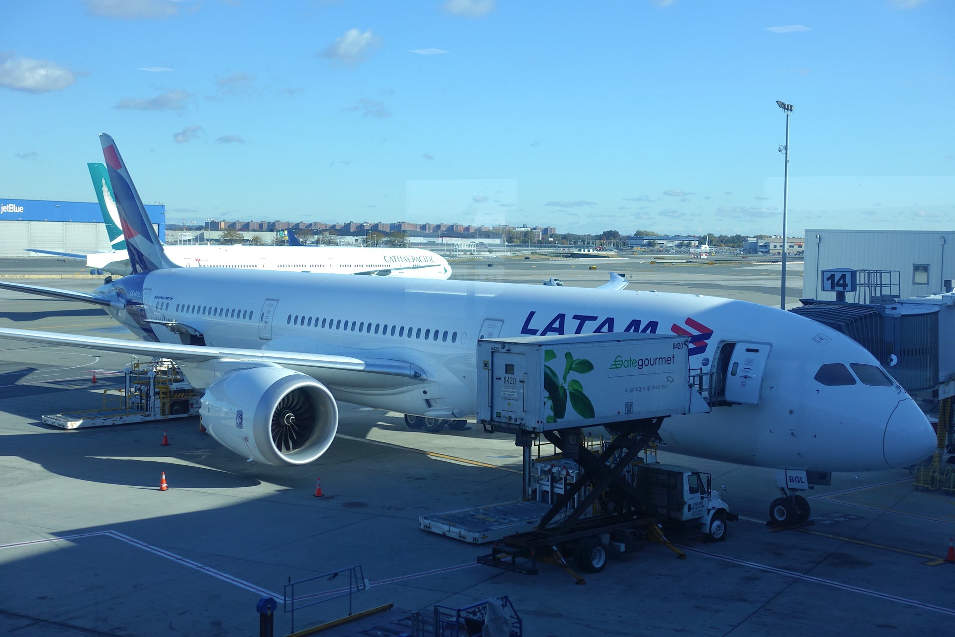 Review: American Airlines A321T in Economy JFK-SFO - The Points Guy