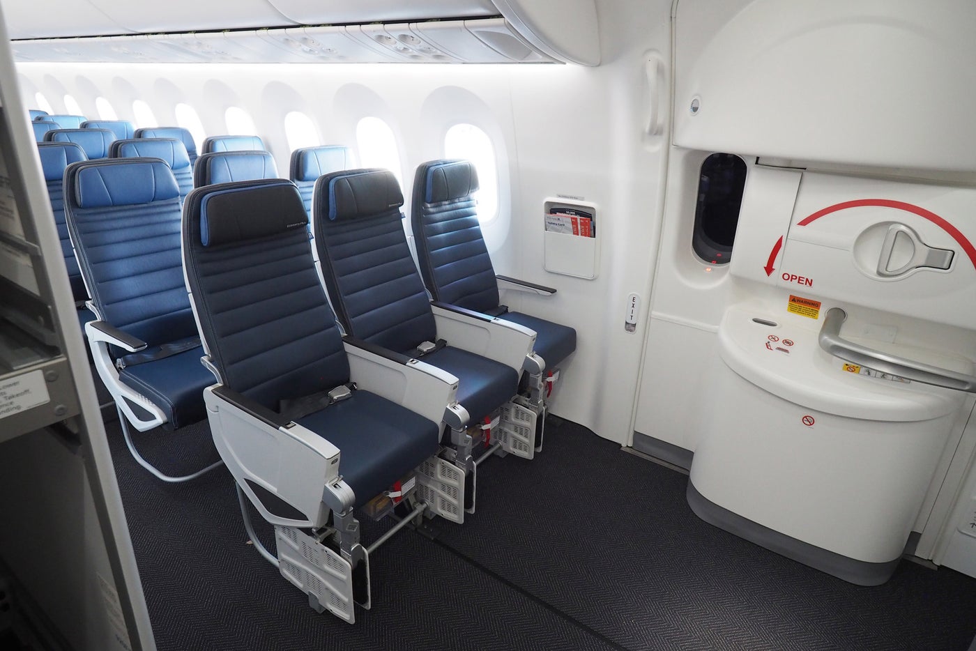 Touring United's First 787-10 With Polaris Business Class