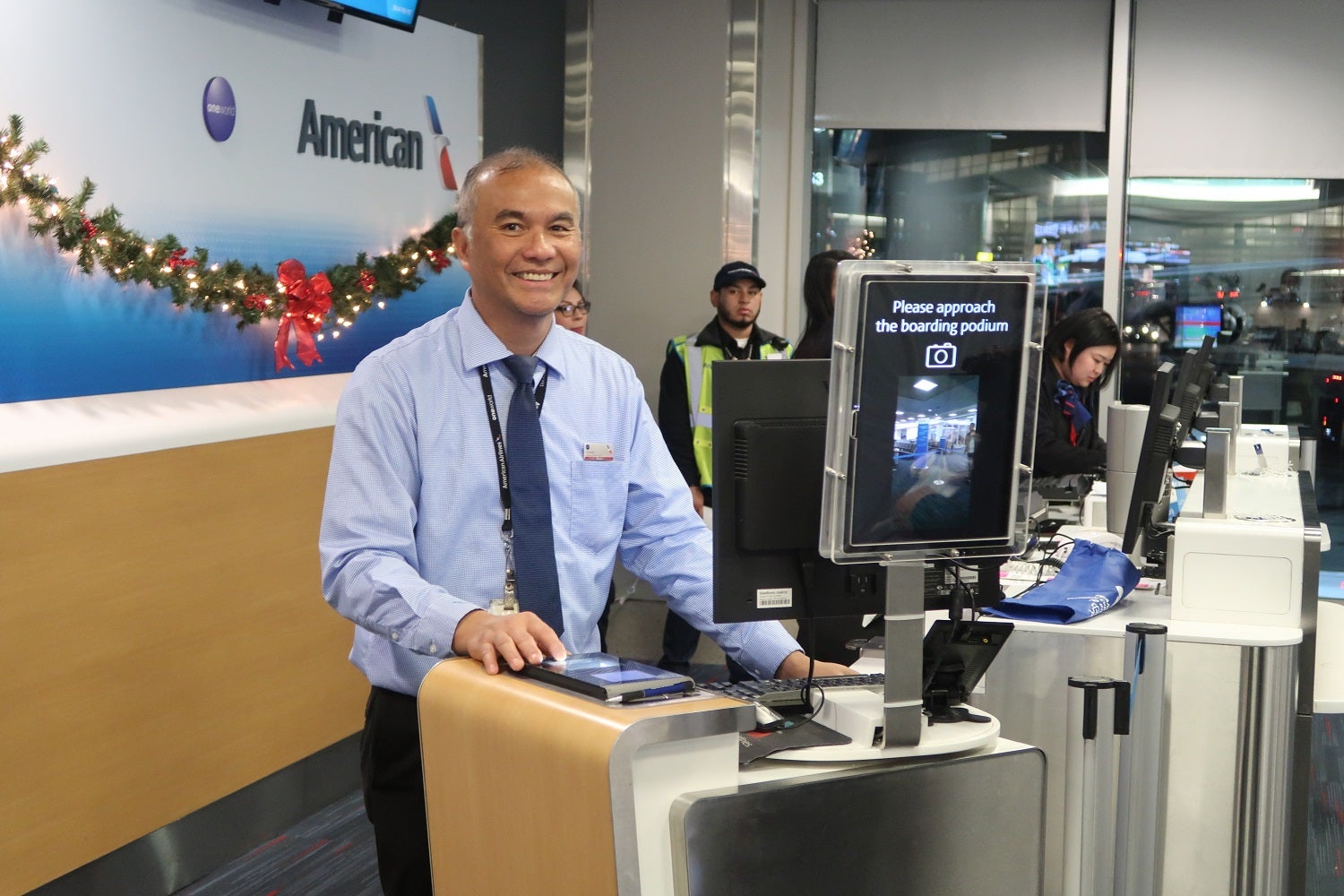Testing AA's New Facial-Recognition Boarding Process at LAX - The ...