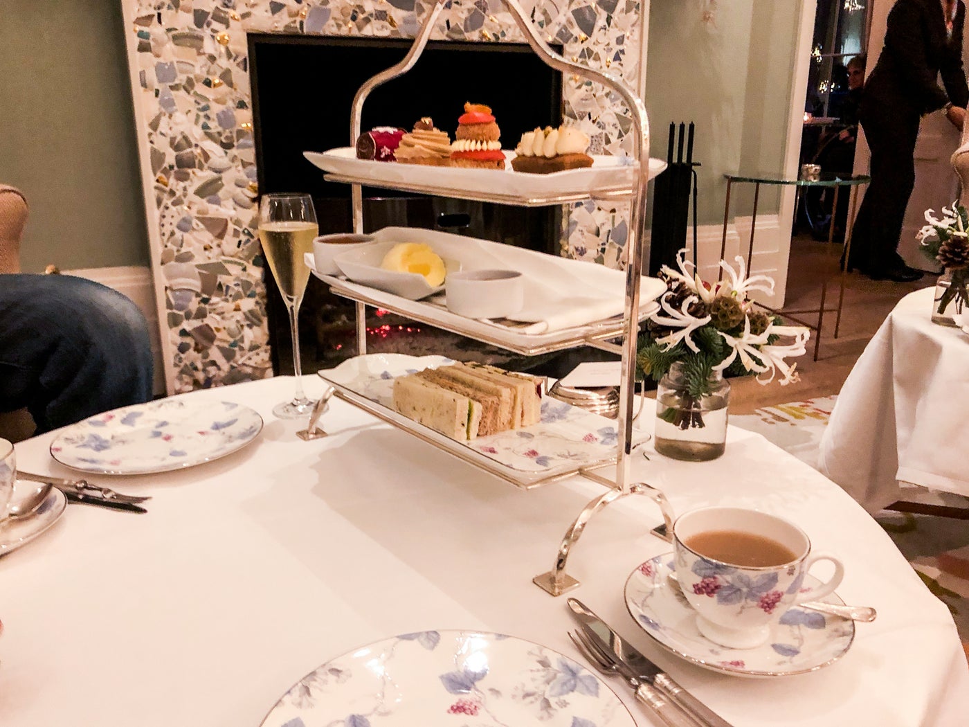 British Airways Is Charging Economy Passengers Who Order Afternoon Tea ...