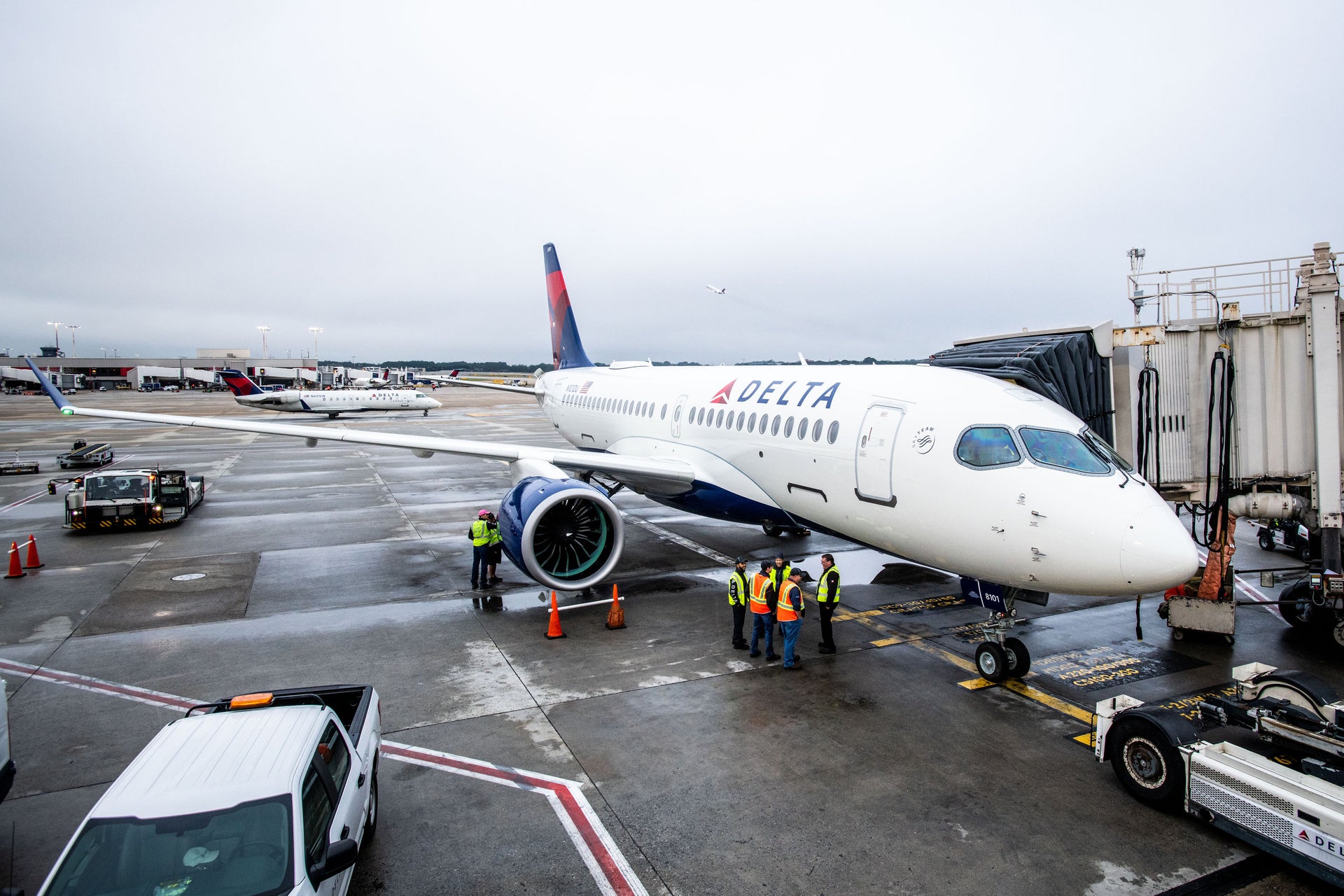 Committed to A220: Delta Orders 5 More A220-100s - The Points Guy