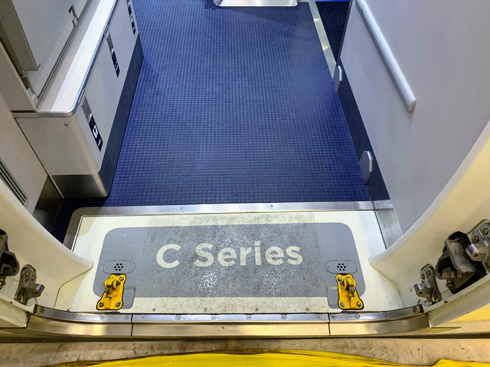 I Toured Delta's Brand New Airbus A220 — Here's What to Expect - The ...