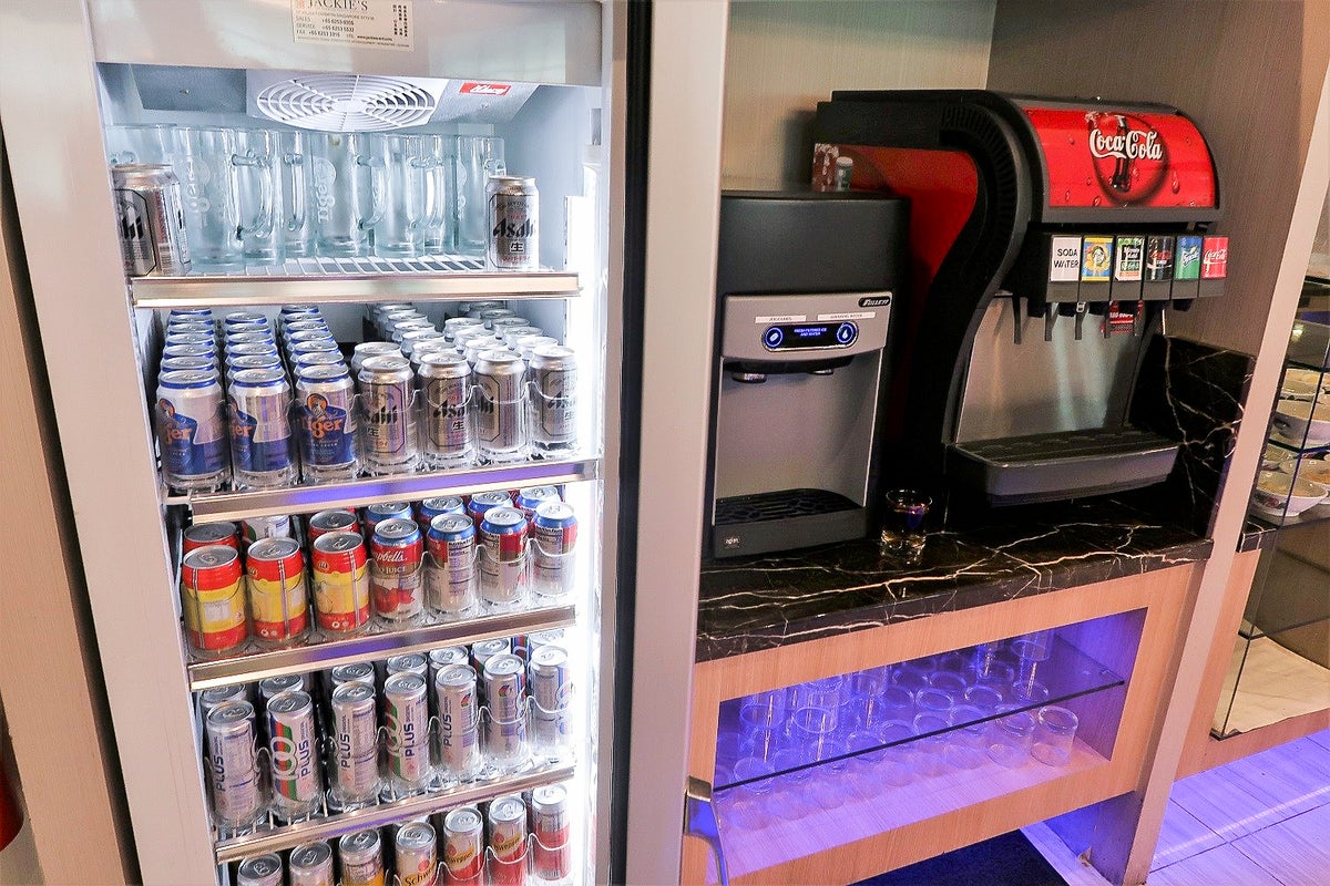 Review: SATS Premier Lounge in Terminal 2 at Singapore Changi - The ...