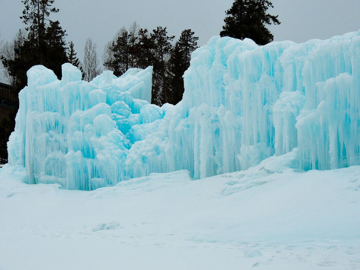 How to visit an ice castle in Colorado - The Points Guy
