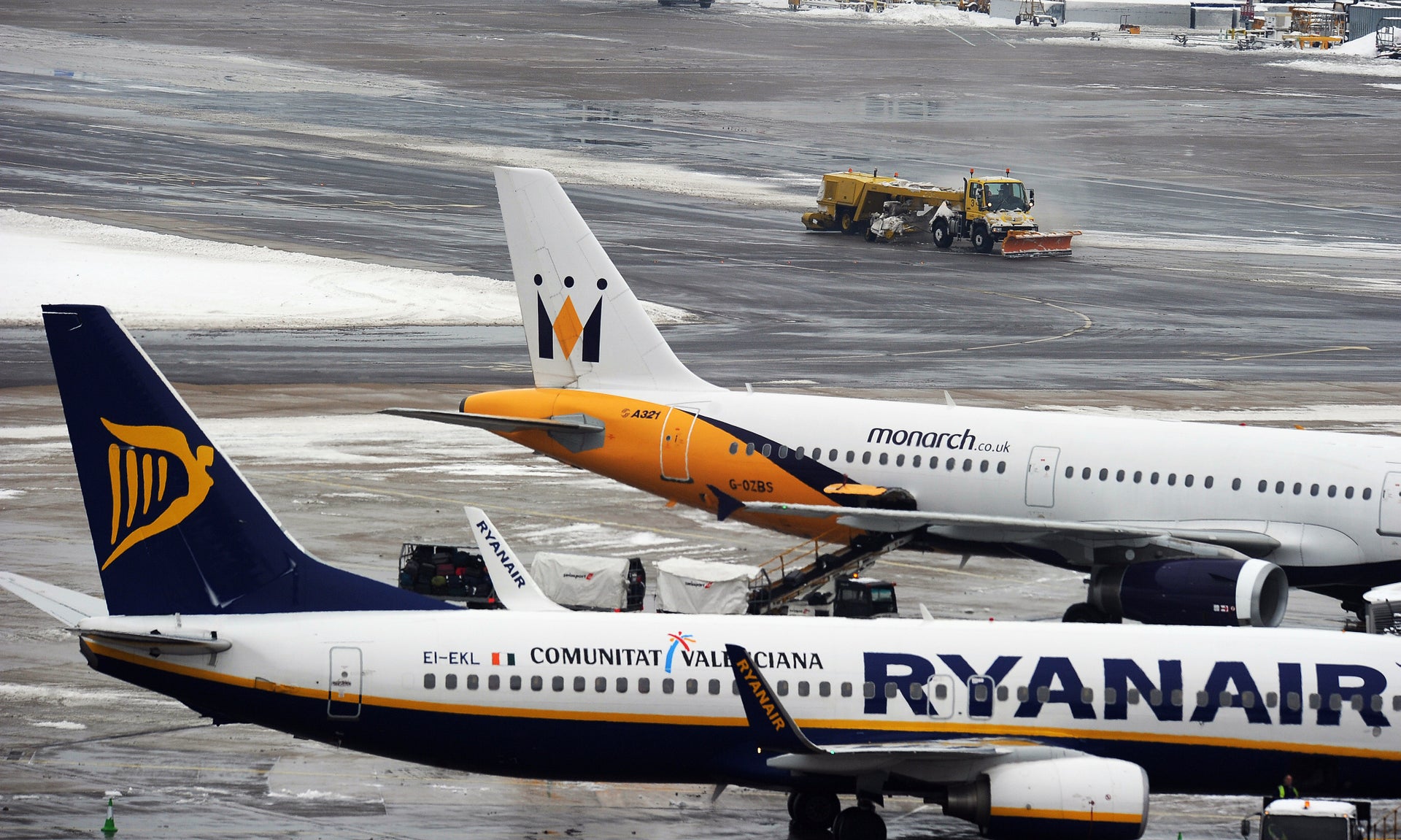 The ground vehicles you see at airports, explained - The Points Guy