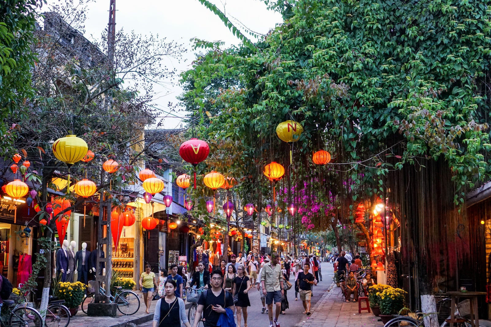 High/low travel strategy: Mixing luxury and budget travel on the same ...