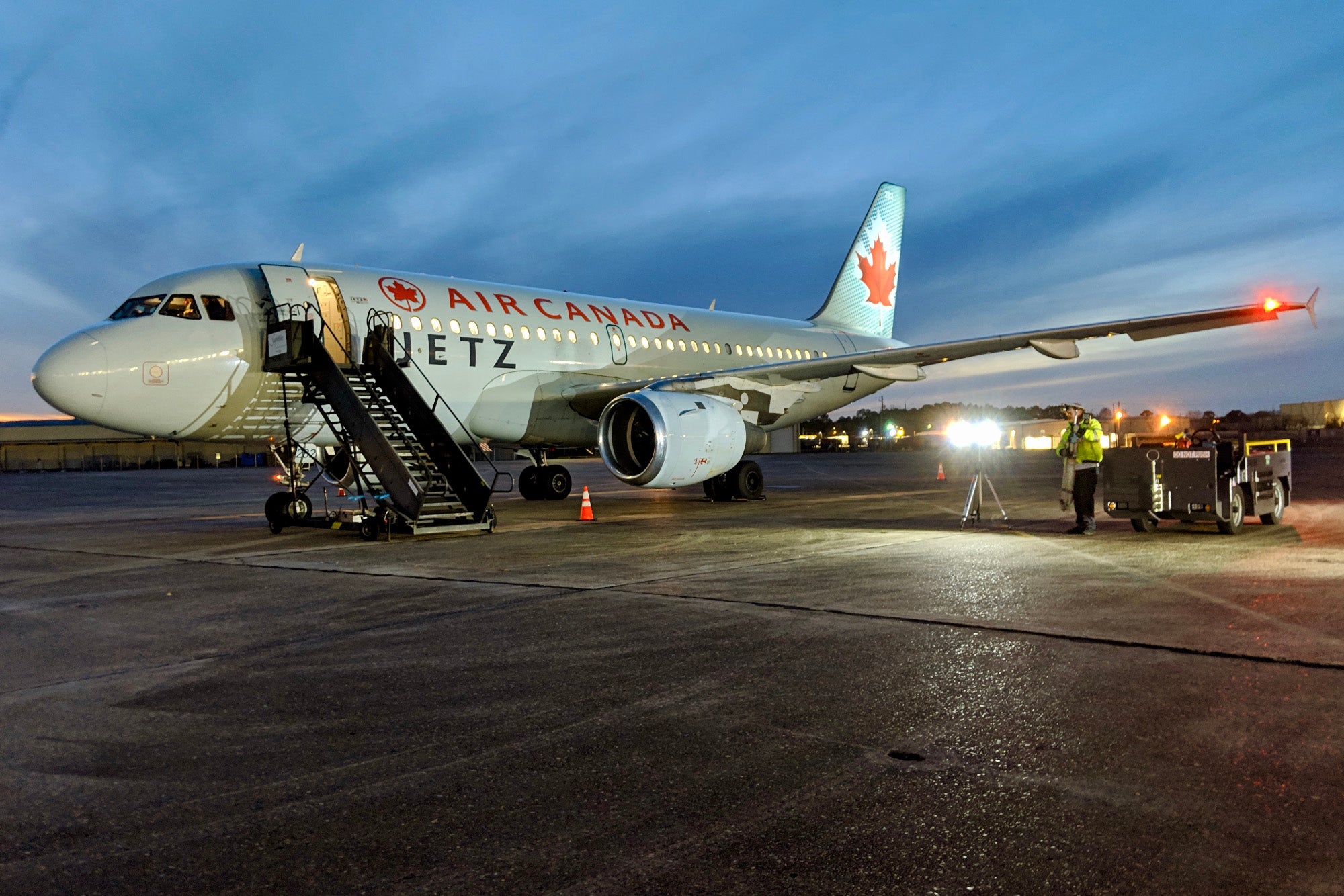 Flying Like a Pro Athlete on an Air Canada Jetz A319 - The Points Guy