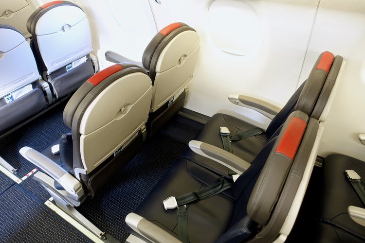 Better Than the Acela: A Review of AA's Shuttle Service on the ERJ-190 ...