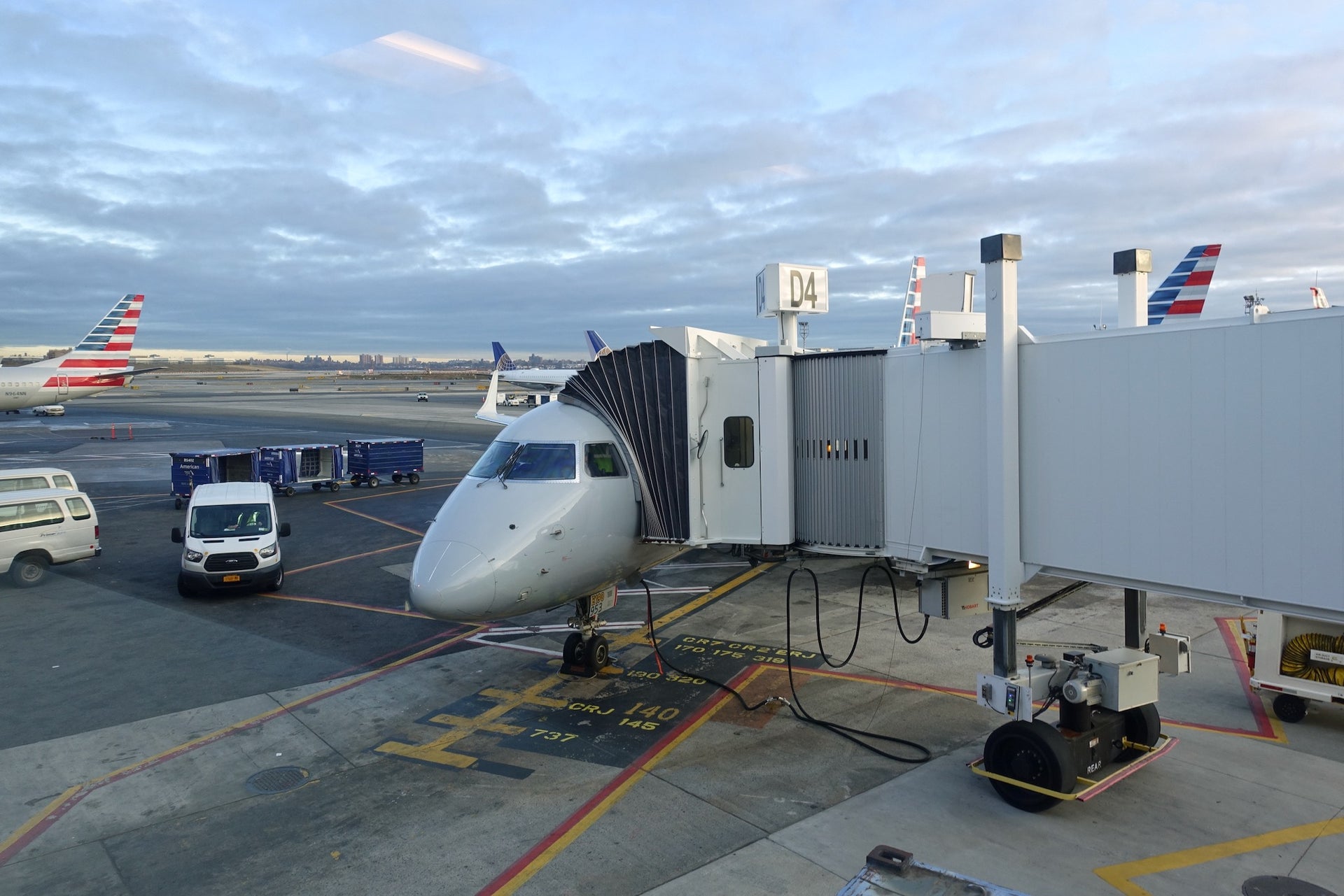 Better Than the Acela: A Review of AA's Shuttle Service on the ERJ-190 ...