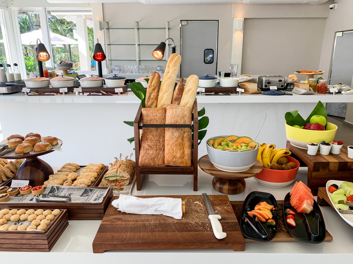 How to Get Some of the World's Most Expensive Hotel Buffet Breakfasts ...